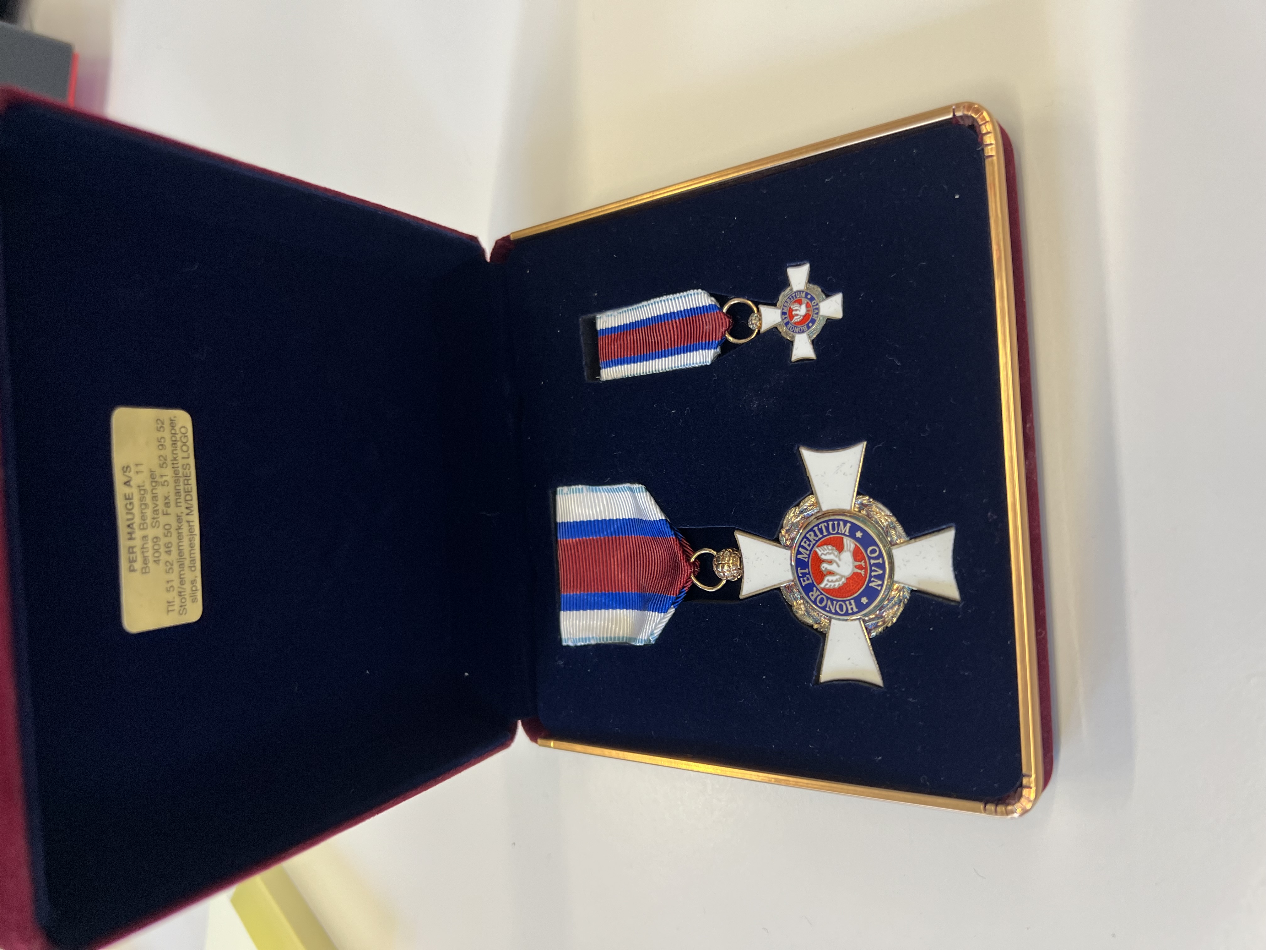 Kristiansand kommune - Tore Løvland tildeles NVIOs hederstegn i bronse